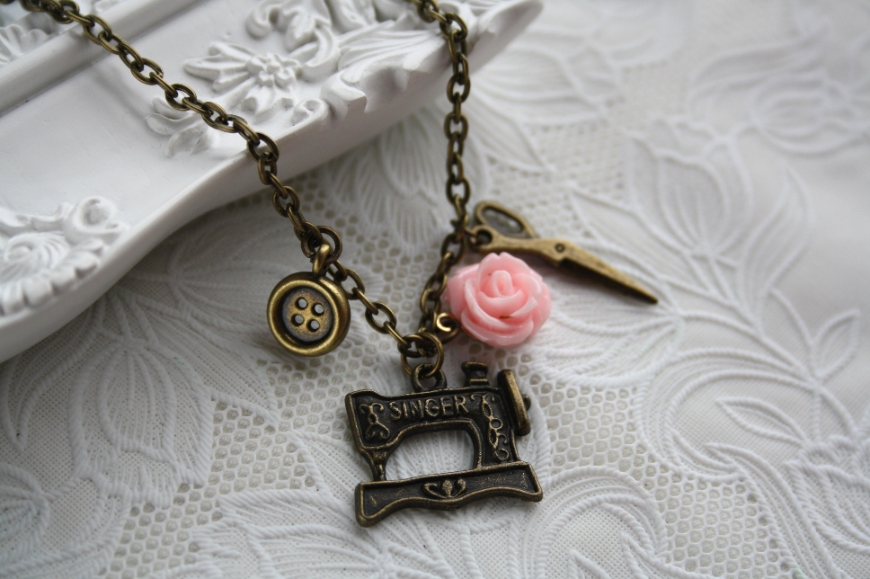 Love Sewing Pendant Necklace Vintage Sewing Machine Scissor Handcrafter ...